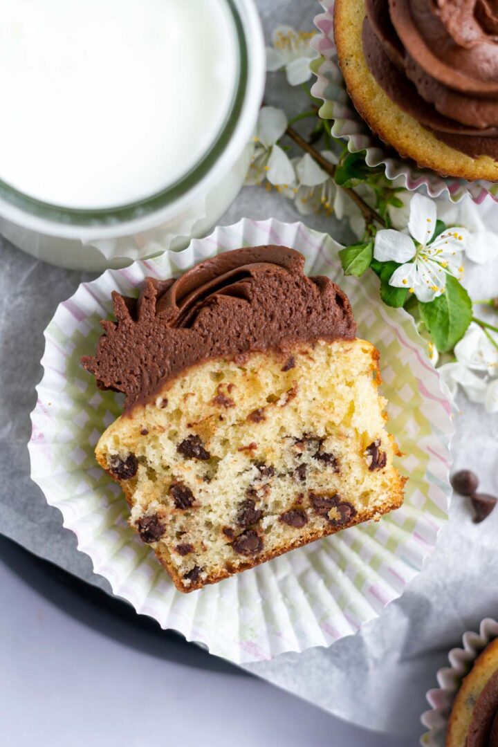 Easy Chocolate Chip Cupcakes ~ two sugar bugs