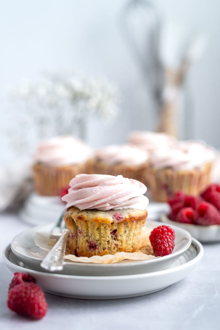Easy Raspberry Cupcakes ~ two sugar bugs